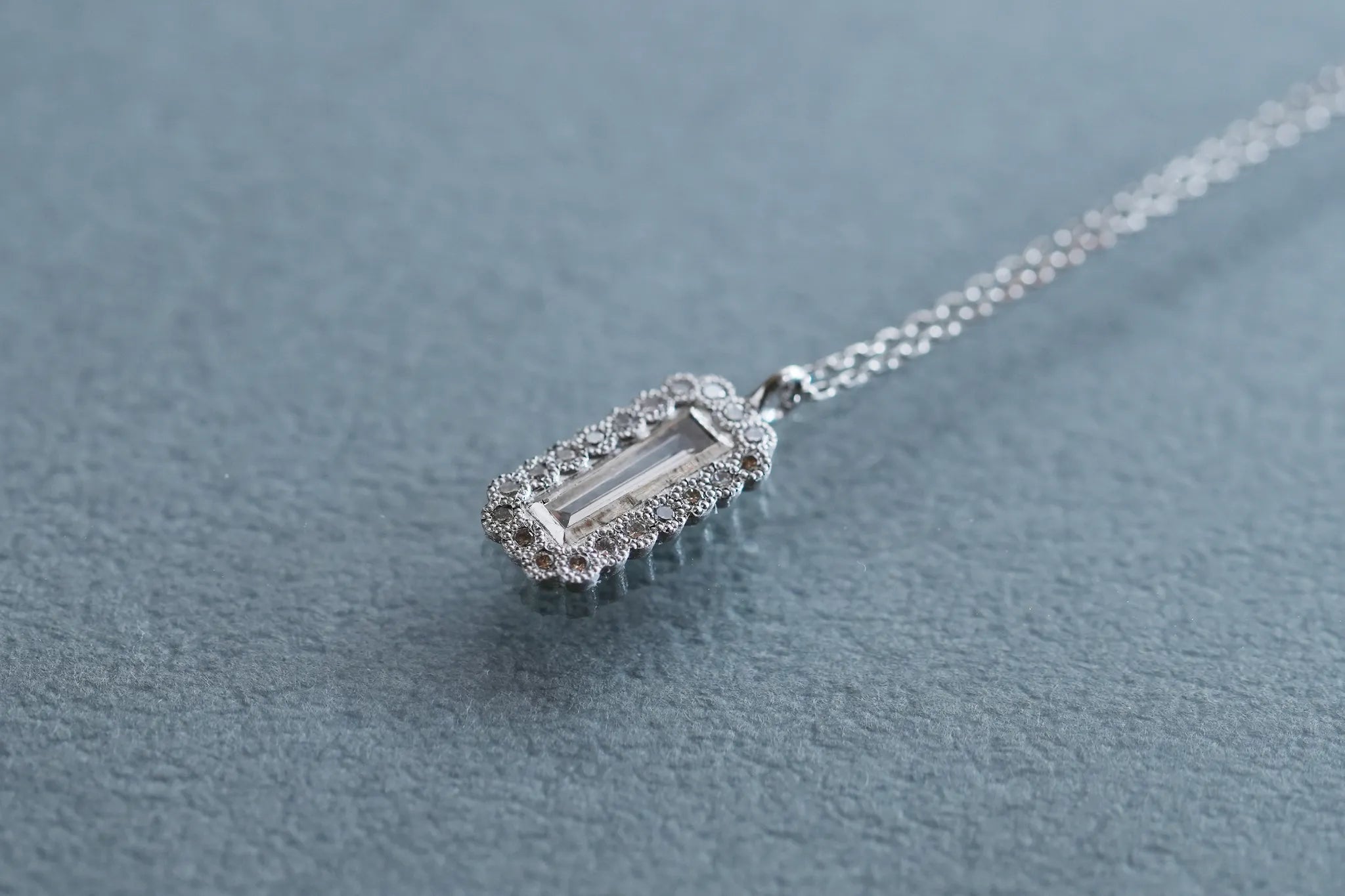 [4月誕生石] バゲットカットダイヤモンドネックレス – Ryui intl.