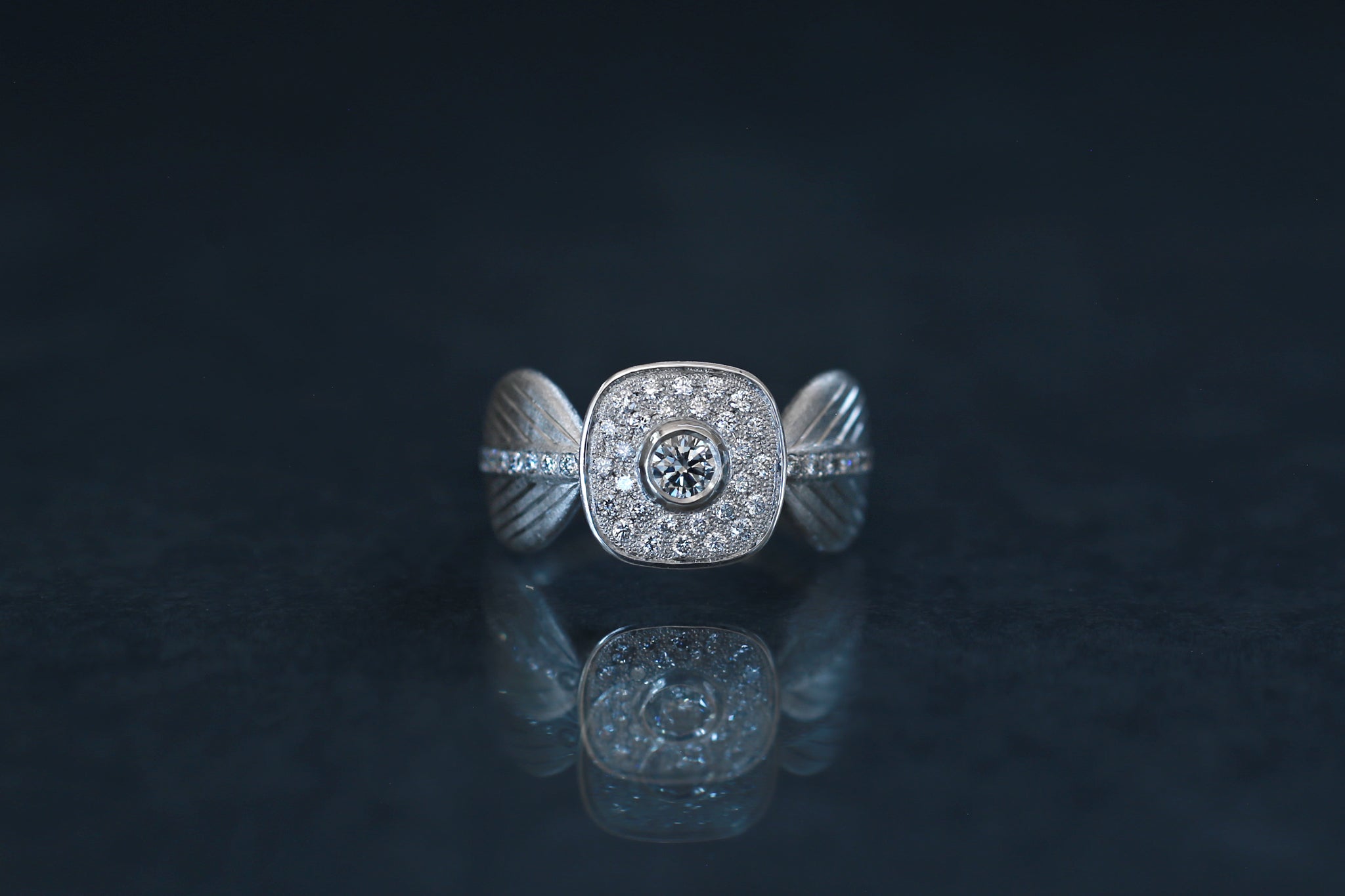 [Ryui Monthly piece] Leaf ring + gray diamond – Ryui intl.