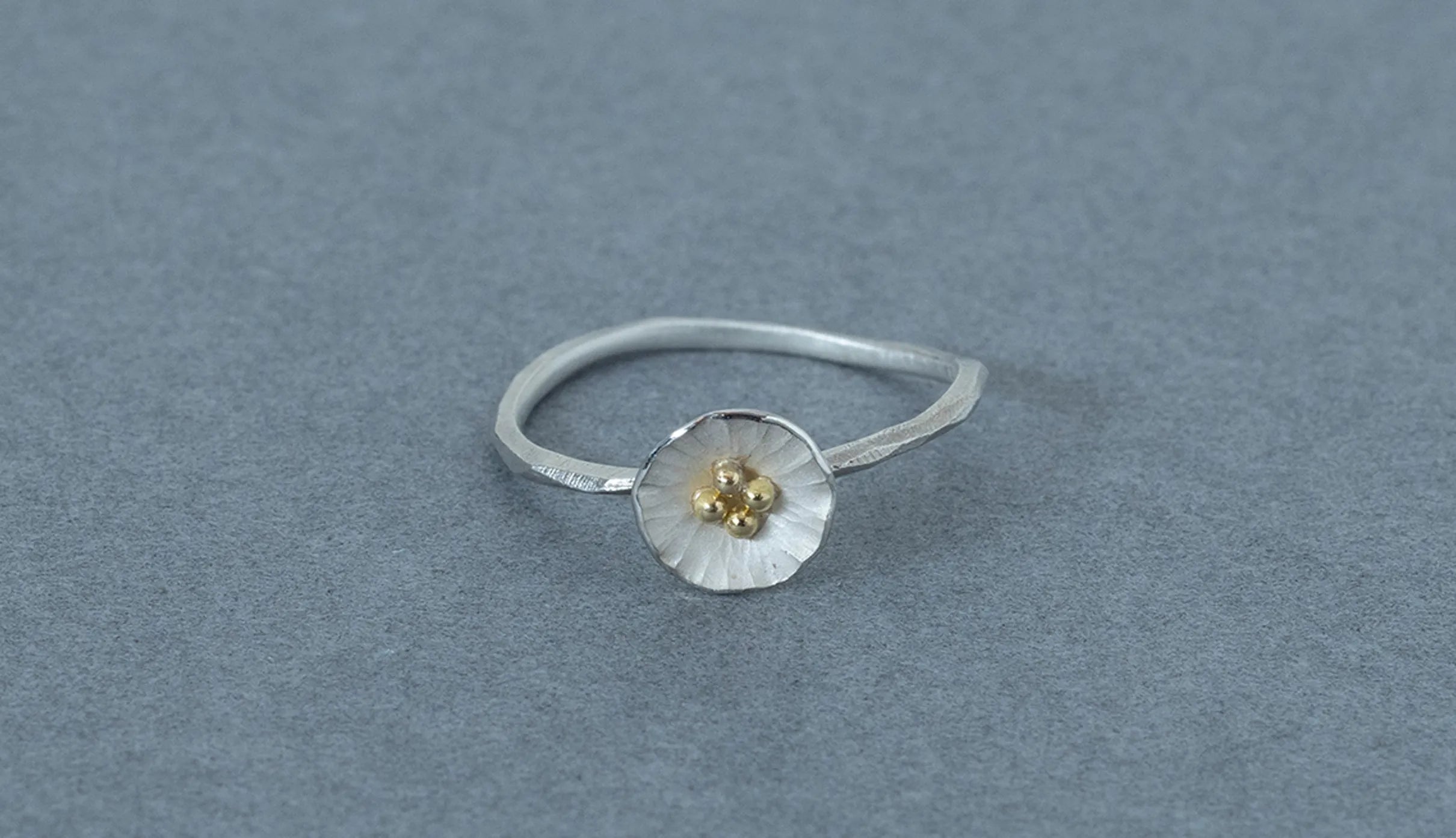 Petit flower ring / Mix – Ryui intl.