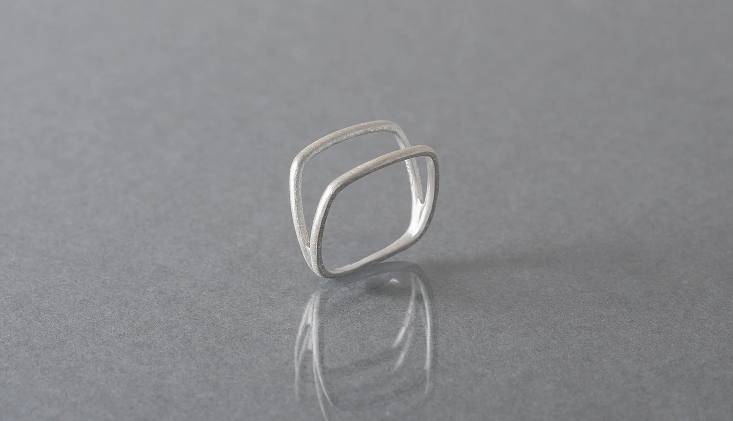 Syami frame ring / Silver – Ryui intl.