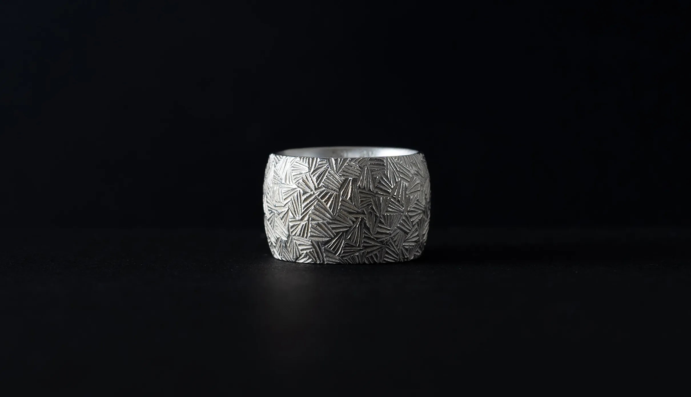 Traces ring " wide " – Ryui intl.