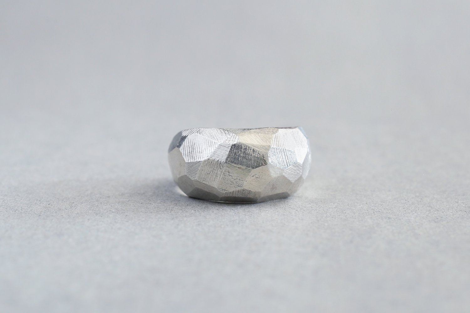 Rough cut ring " wide " – Ryui intl.