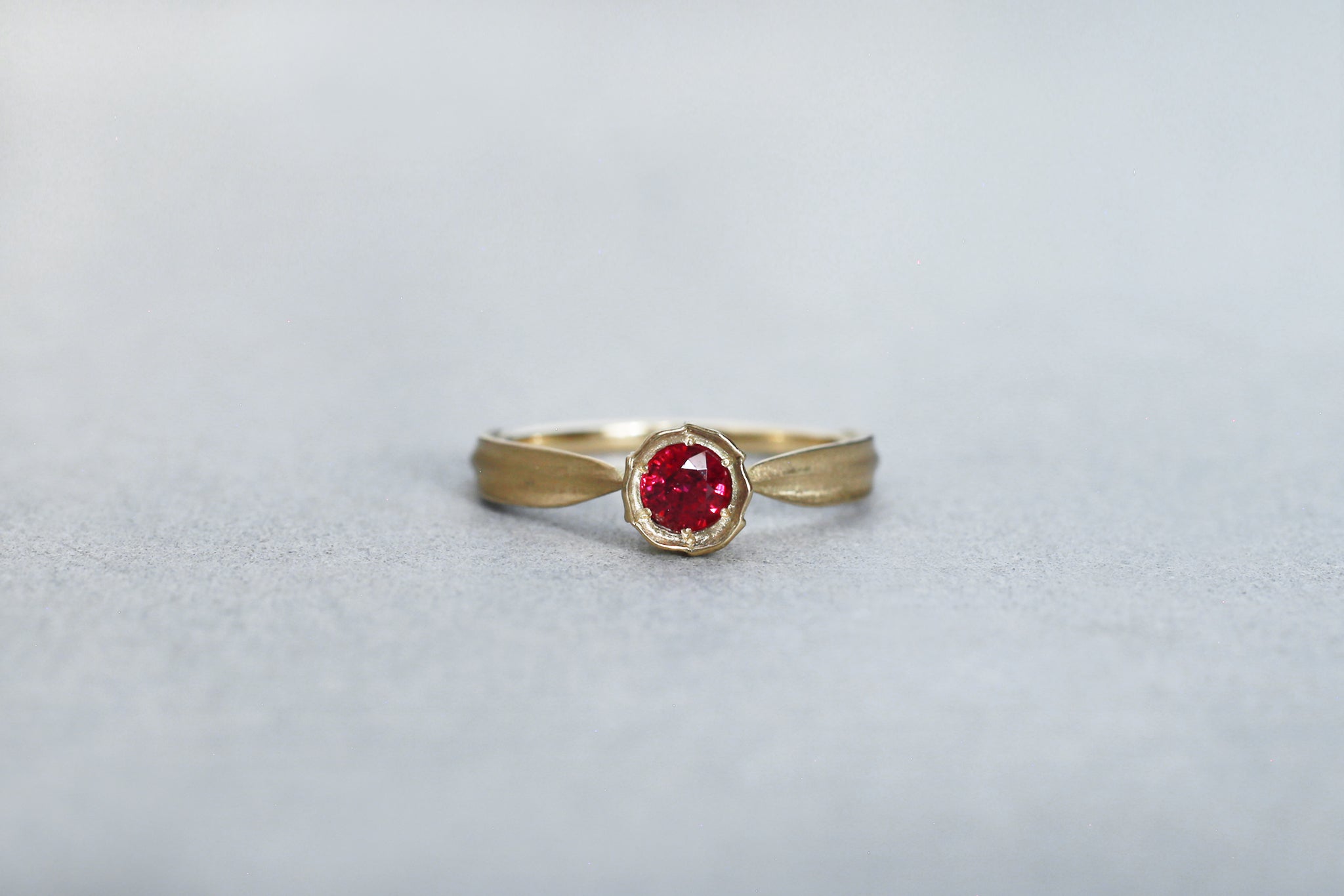 Tulip ring + ruby – Ryui intl.