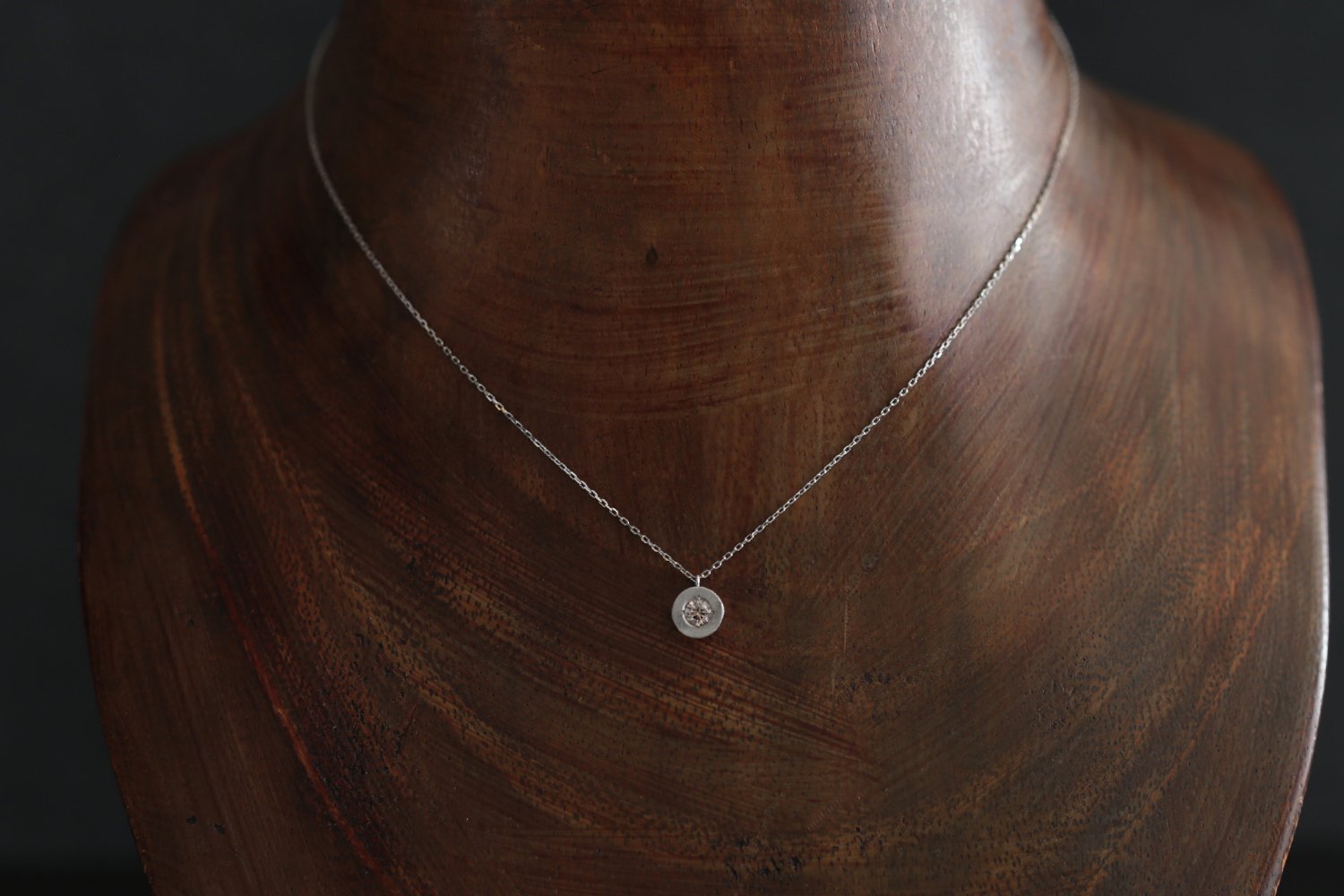 Enfold necklace + light brown diamond / Pt900 – Ryui intl.