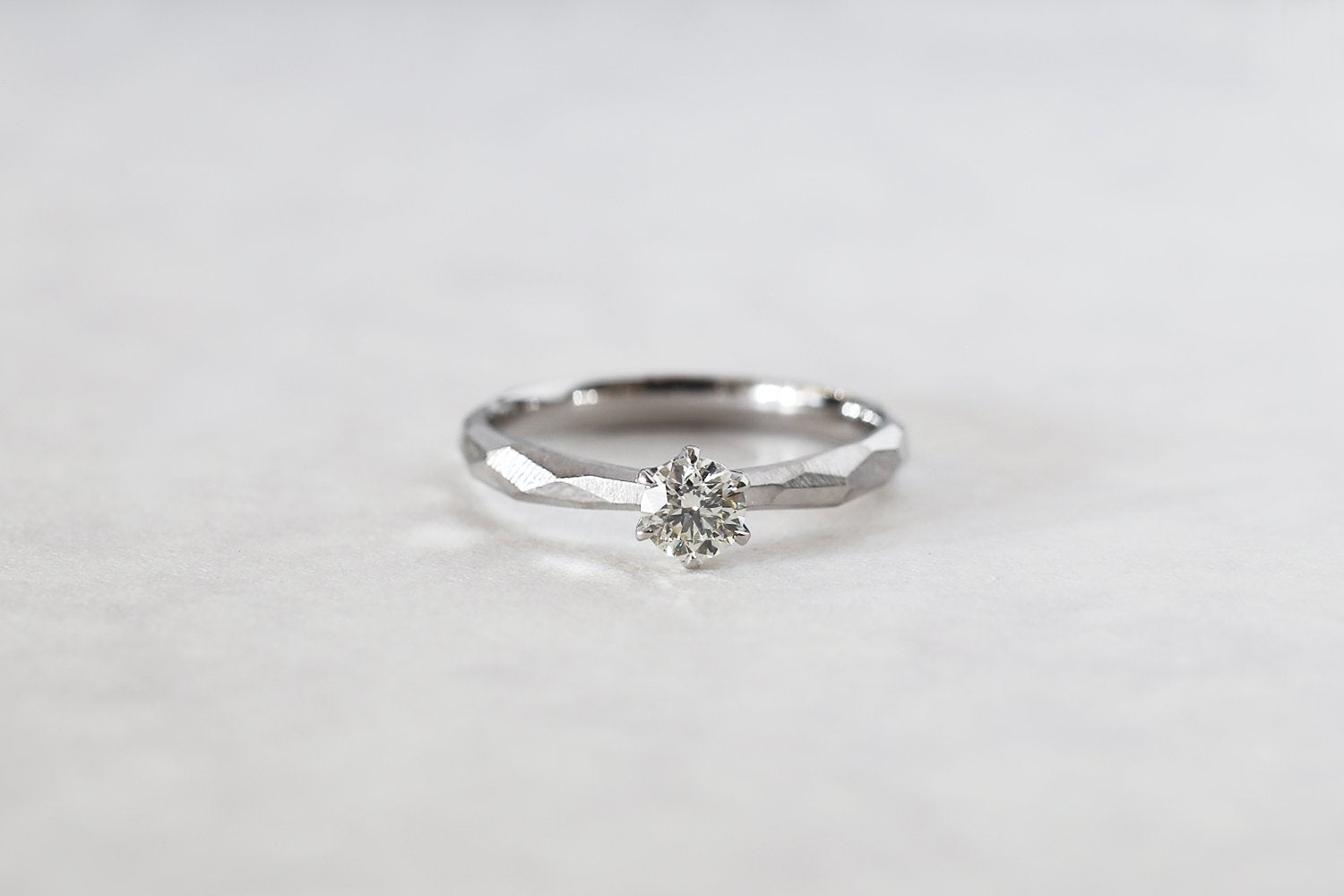Rough cut ring + 0.2ct diamond / Pt900 – Ryui intl.