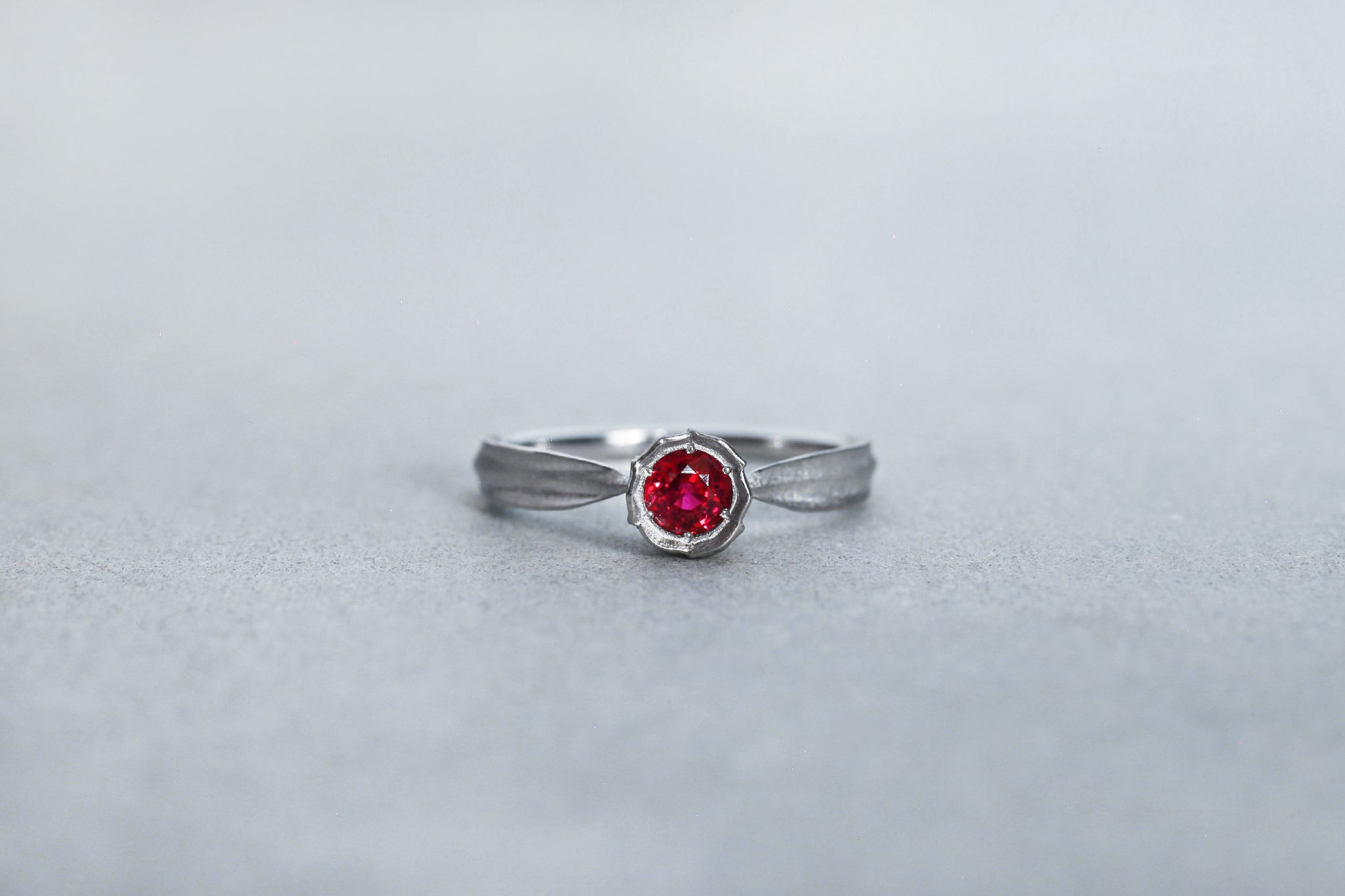 Tulip ring + ruby – Ryui intl.